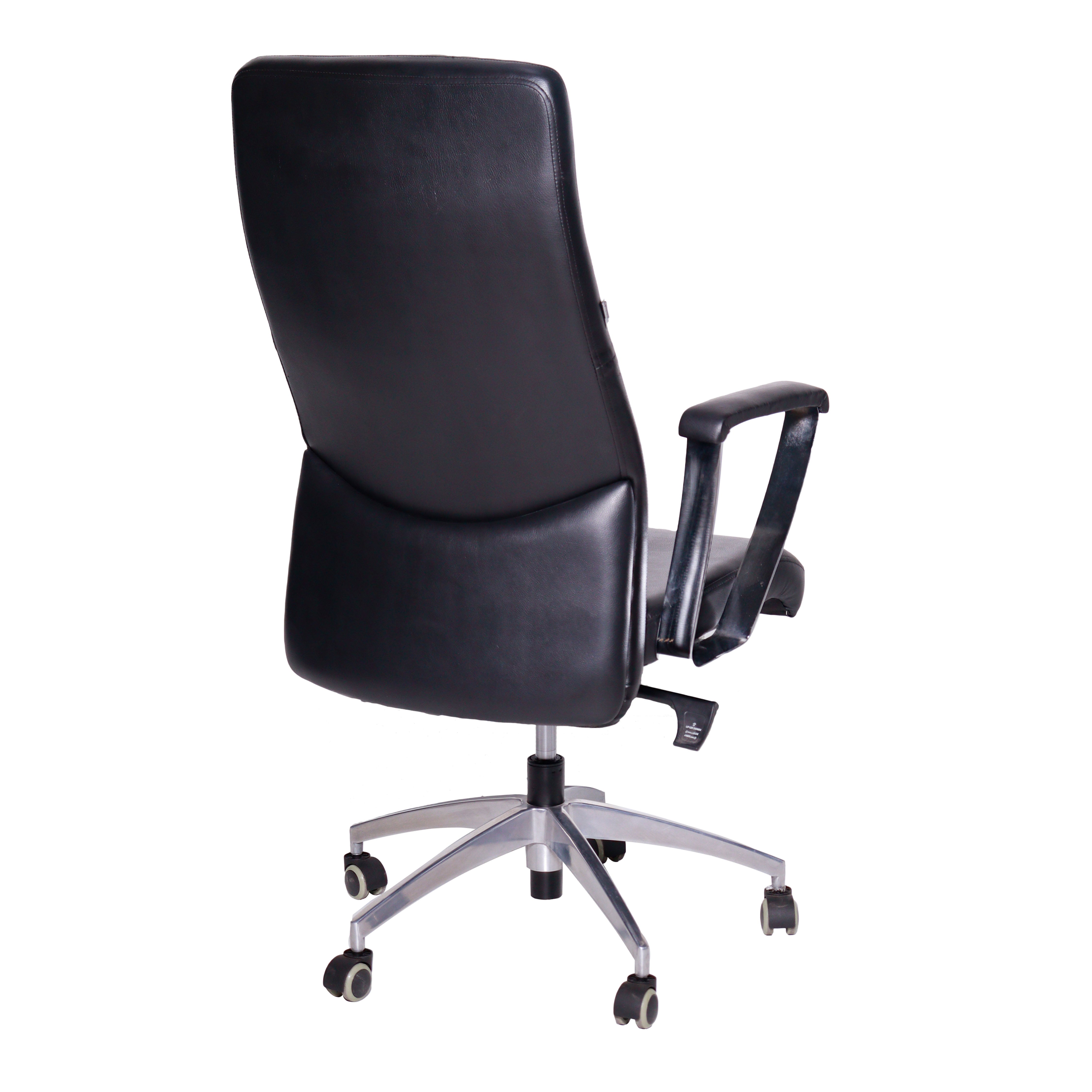 Titan Executive Chair – livinart.pk